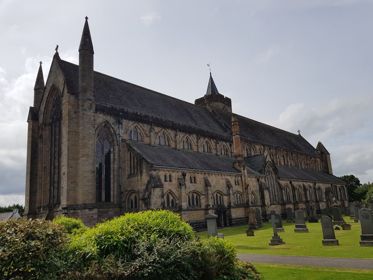 The Churchyard of Dunblane Cathedral – HistorianRuby: An Historian's ...